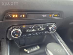 Red Mazda CX-5 2017 in Jelgava, with an engine capacity of 2.50 L and mileage of 0 thousand km for 14800 €, photo 21 on AUTOMOTO.COM.LV