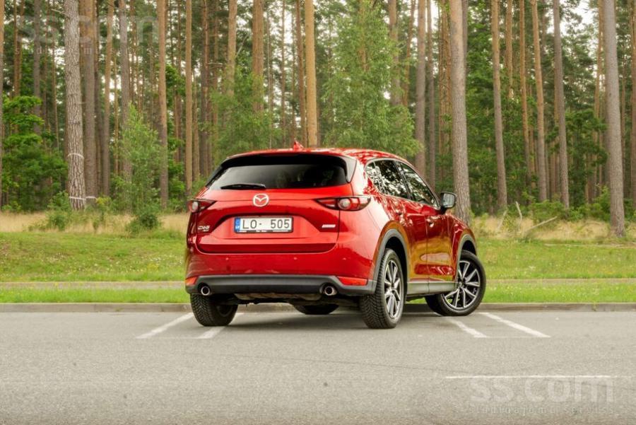 Red Mazda CX-5 2017 in Riga, with an engine capacity of 2.20 L and mileage of 193 thousand km for 14590 €, photo 7 on AUTOMOTO.COM.LV