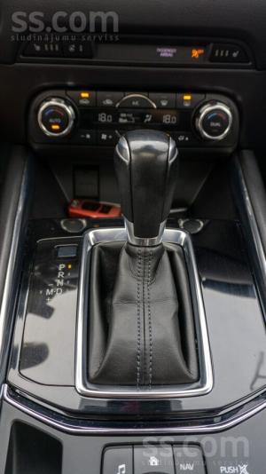Red Mazda CX-5 2017 in Riga, with an engine capacity of 2.20 L and mileage of 193 thousand km for 14590 €, photo 18 on AUTOMOTO.COM.LV