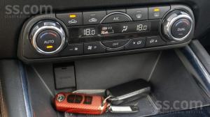 Red Mazda CX-5 2017 in Riga, with an engine capacity of 2.20 L and mileage of 193 thousand km for 14590 €, photo 19 on AUTOMOTO.COM.LV