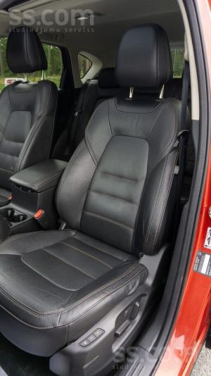 Red Mazda CX-5 2017 in Riga, with an engine capacity of 2.20 L and mileage of 193 thousand km for 14590 €, photo 31 on AUTOMOTO.COM.LV