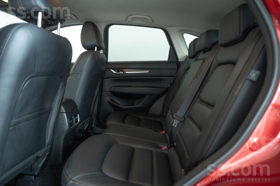 Red Mazda CX-5 2017 in Riga, with an engine capacity of 2.20 L and mileage of 77 thousand km for 16490 €, photo 16 on AUTOMOTO.COM.LV