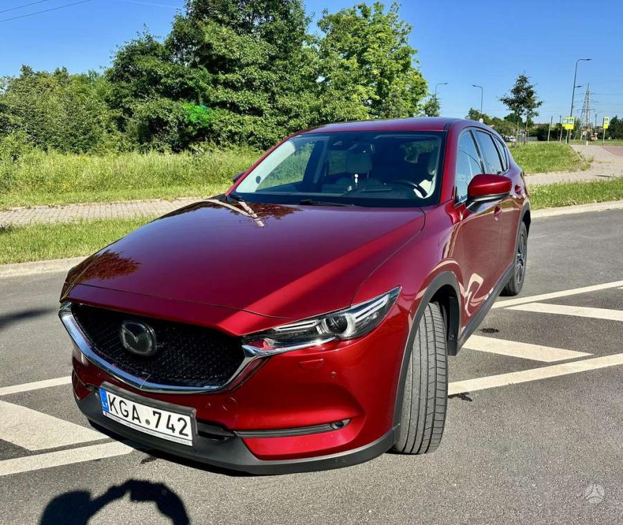 Red Mazda CX-5 2018 in Kaunas, with an engine capacity of 2.00 L and mileage of 145 thousand km for 18499 €, photo 1 on AUTOMOTO.COM.LV