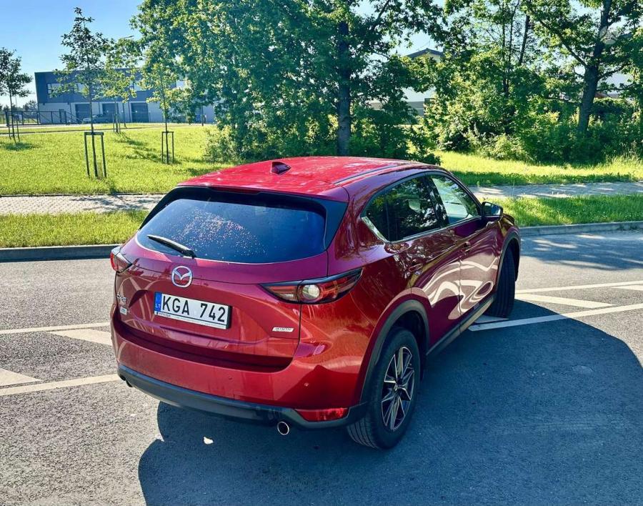 Red Mazda CX-5 2018 in Kaunas, with an engine capacity of 2.00 L and mileage of 145 thousand km for 18499 €, photo 7 on AUTOMOTO.COM.LV