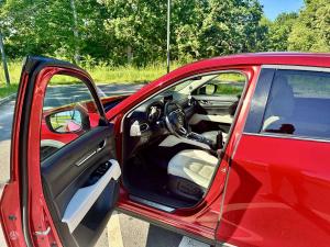 Red Mazda CX-5 2018 in Kaunas, with an engine capacity of 2.00 L and mileage of 145 thousand km for 18499 €, photo 8 on AUTOMOTO.COM.LV