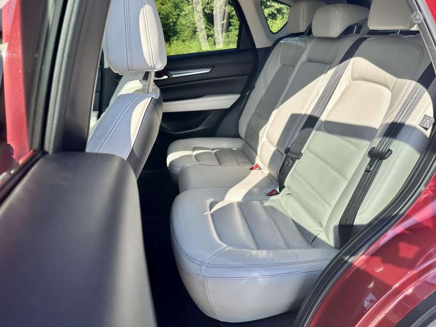 Red Mazda CX-5 2018 in Kaunas, with an engine capacity of 2.00 L and mileage of 145 thousand km for 18499 €, photo 12 on AUTOMOTO.COM.LV