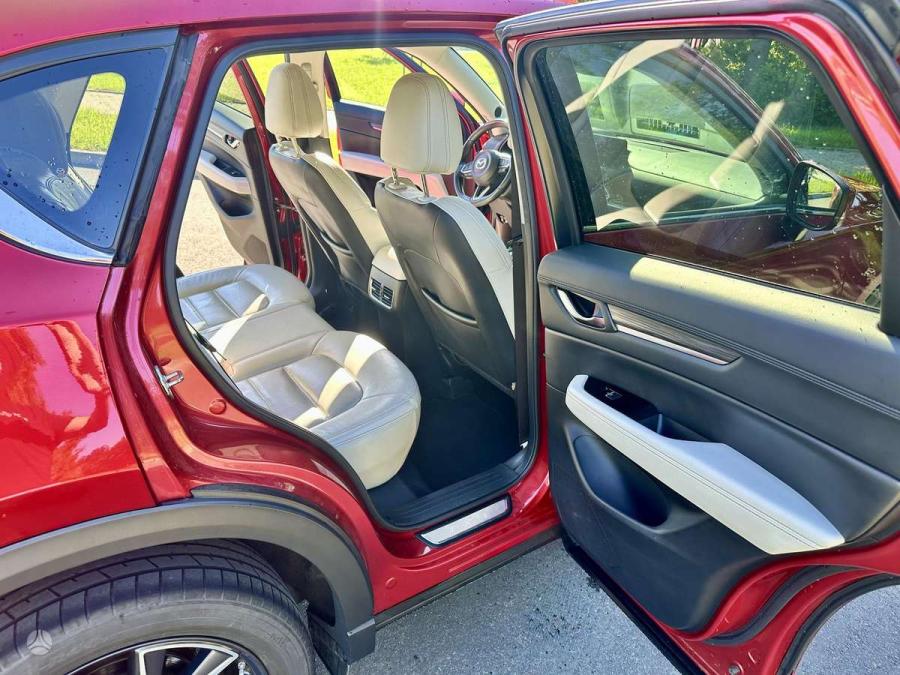 Red Mazda CX-5 2018 in Kaunas, with an engine capacity of 2.00 L and mileage of 145 thousand km for 18499 €, photo 15 on AUTOMOTO.COM.LV