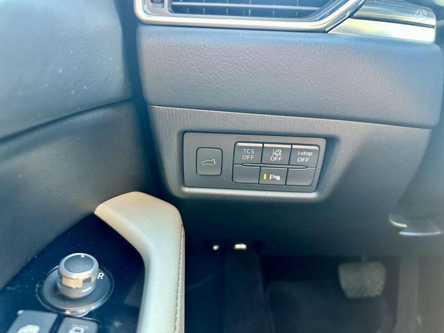 Red Mazda CX-5 2018 in Kaunas, with an engine capacity of 2.00 L and mileage of 145 thousand km for 18499 €, photo 20 on AUTOMOTO.COM.LV