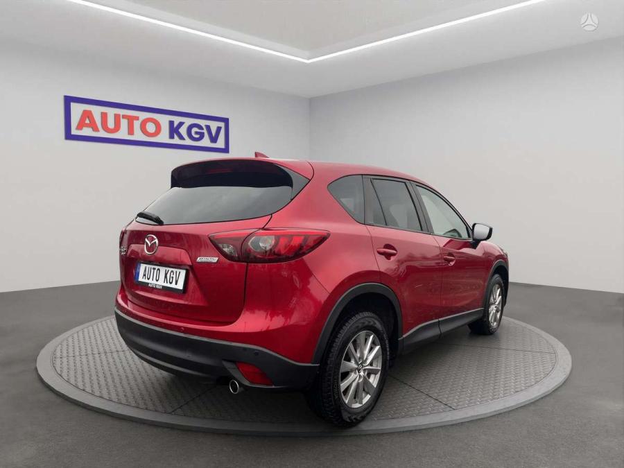 Red Mazda CX-5 2018 in Vilnius, with an engine capacity of 2.20 L and mileage of 58 thousand km for 13999 €, photo 5 on AUTOMOTO.COM.LV
