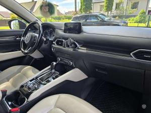 Red Mazda CX-5 2018 in Vilnius, with an engine capacity of 2.20 L and mileage of 190 thousand km for 16500 €, photo 12 on AUTOMOTO.COM.LV