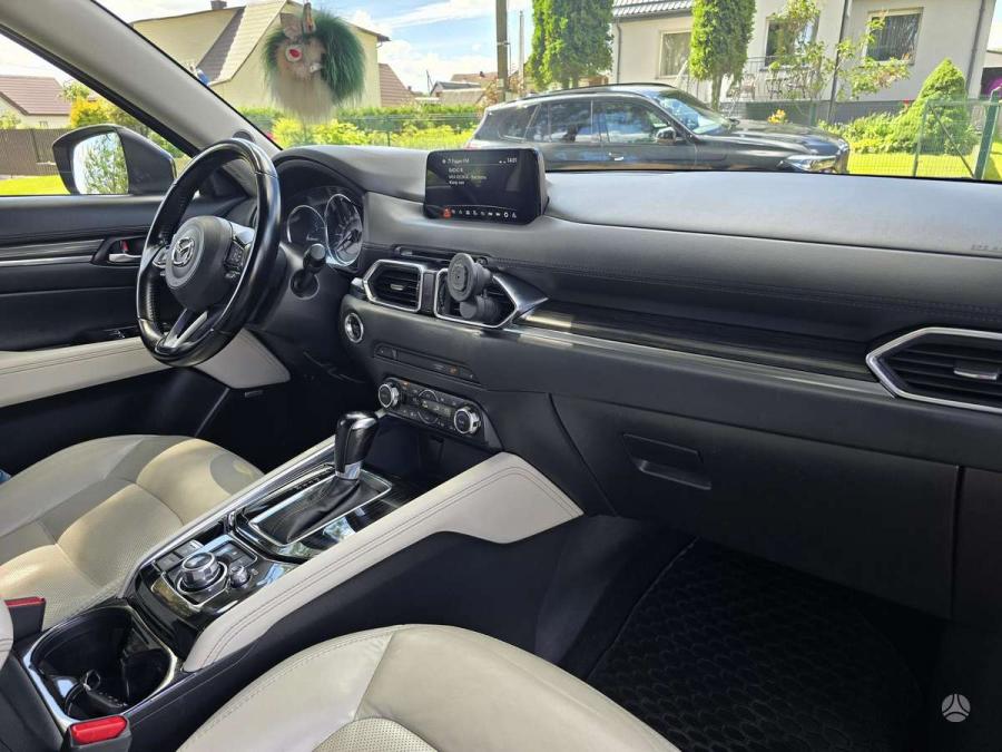 Red Mazda CX-5 2018 in Vilnius, with an engine capacity of 2.20 L and mileage of 190 thousand km for 16500 €, photo 12 on AUTOMOTO.COM.LV