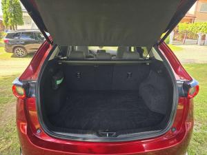 Red Mazda CX-5 2018 in Vilnius, with an engine capacity of 2.20 L and mileage of 190 thousand km for 16500 €, photo 17 on AUTOMOTO.COM.LV
