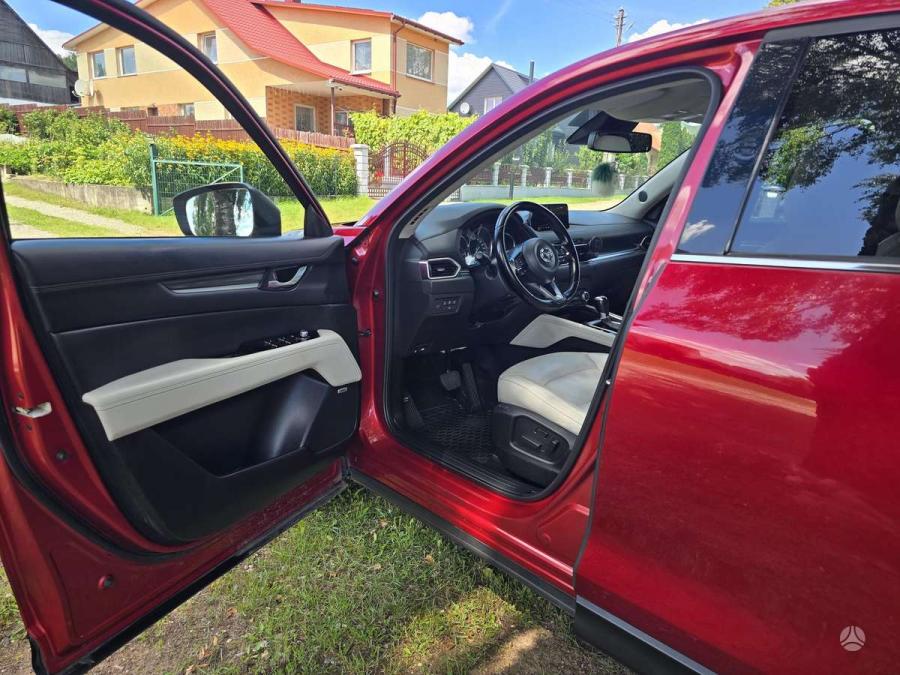 Red Mazda CX-5 2018 in Vilnius, with an engine capacity of 2.20 L and mileage of 190 thousand km for 16500 €, photo 25 on AUTOMOTO.COM.LV