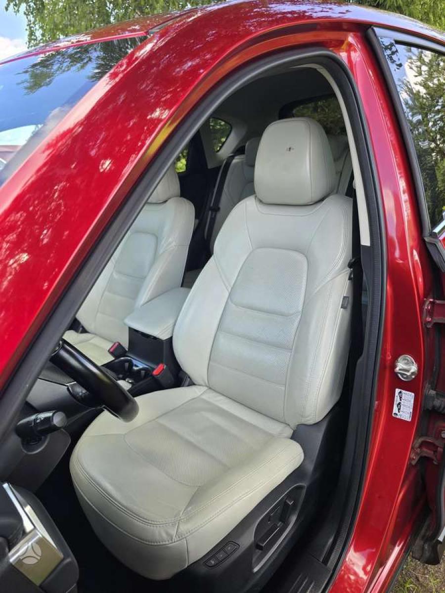 Red Mazda CX-5 2018 in Vilnius, with an engine capacity of 2.20 L and mileage of 190 thousand km for 16500 €, photo 26 on AUTOMOTO.COM.LV