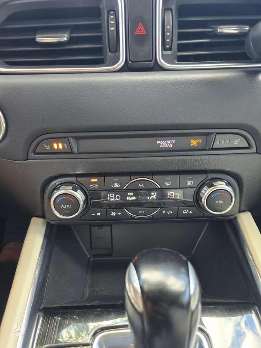 Red Mazda CX-5 2018 in Vilnius, with an engine capacity of 2.20 L and mileage of 190 thousand km for 16500 €, photo 28 on AUTOMOTO.COM.LV