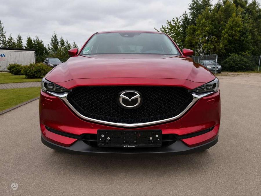 Red Mazda CX-5 2018 in Pakruojis, with an engine capacity of 2.19 L and mileage of 198 thousand km for 12500 €, photo 4 on AUTOMOTO.COM.LV