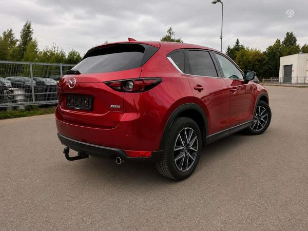 Red Mazda CX-5 2018 in Pakruojis, with an engine capacity of 2.19 L and mileage of 198 thousand km for 12500 €, photo 4 on AUTOMOTO.COM.LV
