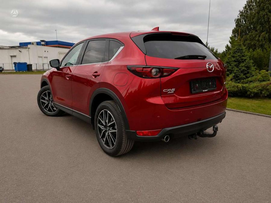 Red Mazda CX-5 2018 in Pakruojis, with an engine capacity of 2.19 L and mileage of 198 thousand km for 12500 €, photo 6 on AUTOMOTO.COM.LV