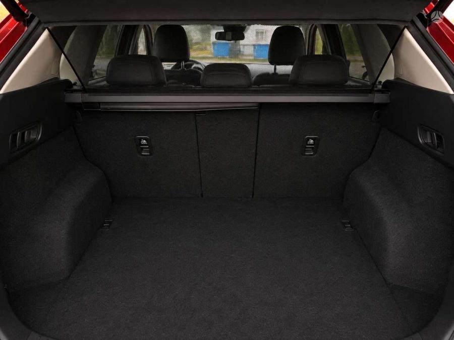 Red Mazda CX-5 2018 in Pakruojis, with an engine capacity of 2.19 L and mileage of 198 thousand km for 12500 €, photo 7 on AUTOMOTO.COM.LV