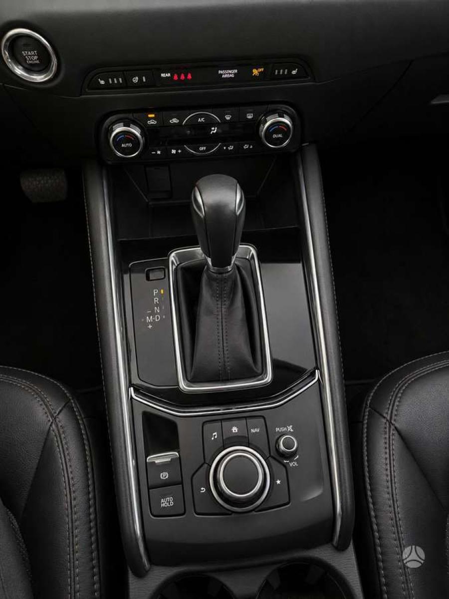 Red Mazda CX-5 2018 in Pakruojis, with an engine capacity of 2.19 L and mileage of 198 thousand km for 12500 €, photo 15 on AUTOMOTO.COM.LV