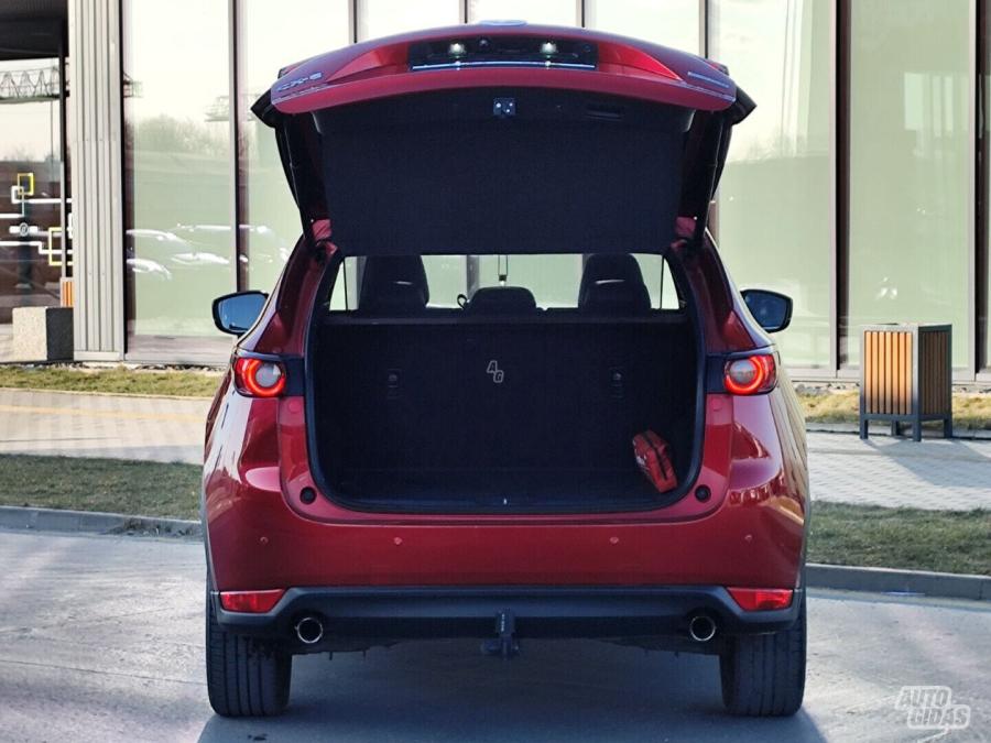 Red Mazda CX-5 2021 in Siauliai, with an engine capacity of 2.00 L and mileage of 228 thousand km for 17950 €, photo 8 on AUTOMOTO.COM.LV