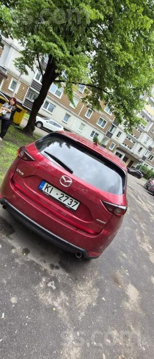 Red Mazda CX-5 2021 in Riga, with an engine capacity of 2.00 L and mileage of 17 thousand km for 21000 €, photo 3 on AUTOMOTO.COM.LV