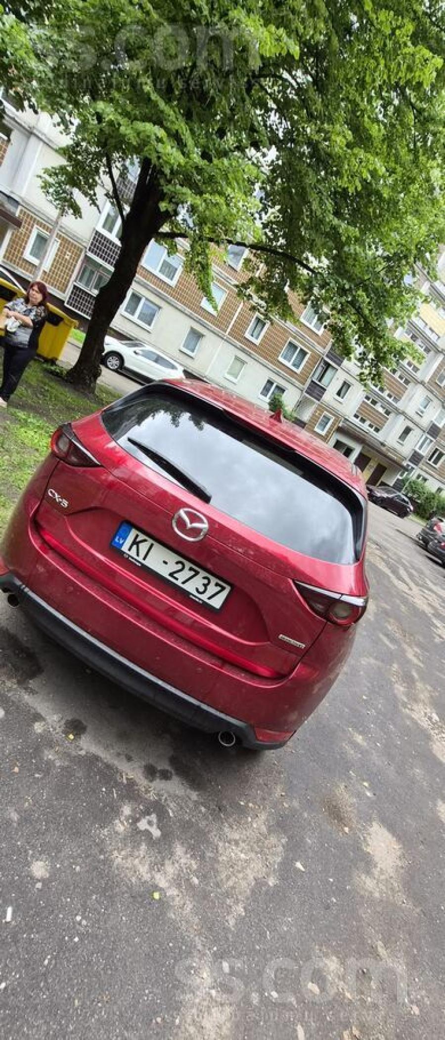 Red Mazda CX-5 2021 in Riga, with an engine capacity of 2.00 L and mileage of 17 thousand km for 21000 €, photo 3 on AUTOMOTO.COM.LV