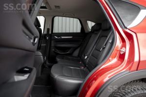 Red Mazda CX-5 2017 in Talsi, with an engine capacity of 2.20 L and mileage of 158 thousand km for 17950 €, photo 11 on AUTOMOTO.COM.LV