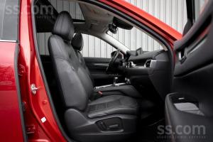 Red Mazda CX-5 2017 in Talsi, with an engine capacity of 2.20 L and mileage of 158 thousand km for 17950 €, photo 13 on AUTOMOTO.COM.LV