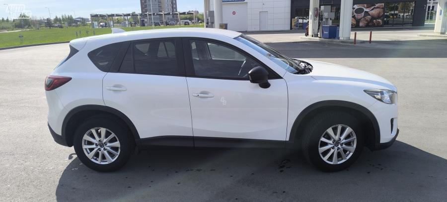 White Mazda CX-5 2012 in Gargzdai, with an engine capacity of 2.20 L and mileage of 203 thousand km for 6900 €, photo 5 on AUTOMOTO.COM.LV