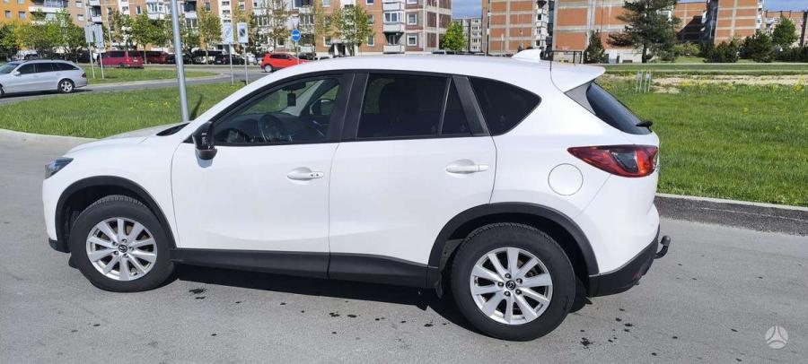 White Mazda CX-5 2012 in Gargzdai, with an engine capacity of 2.19 L and mileage of 204 thousand km for 7000 €, photo 7 on AUTOMOTO.COM.LV
