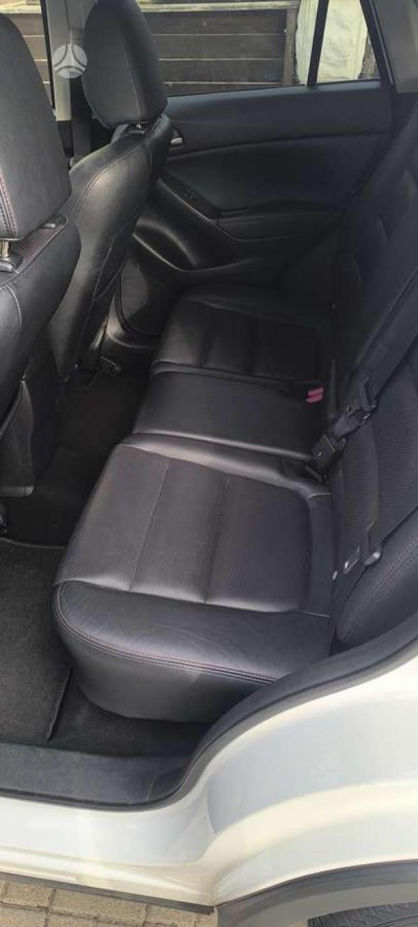White Mazda CX-5 2012 in Gargzdai, with an engine capacity of 2.19 L and mileage of 204 thousand km for 7000 €, photo 10 on AUTOMOTO.COM.LV
