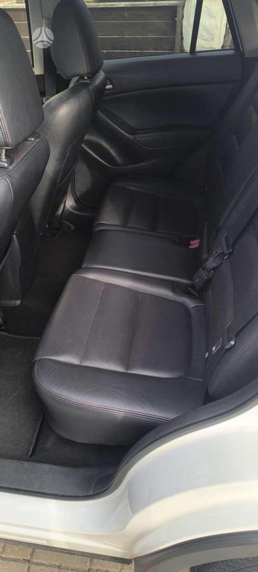White Mazda CX-5 2012 in Gargzdai, with an engine capacity of 2.19 L and mileage of 204 thousand km for 7000 €, photo 11 on AUTOMOTO.COM.LV