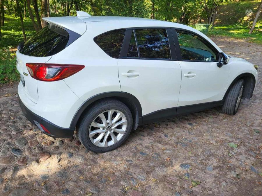 White Mazda CX-5 2012 in Kaunas, with an engine capacity of 2.19 L and mileage of 229 thousand km for 5300 €, photo 3 on AUTOMOTO.COM.LV