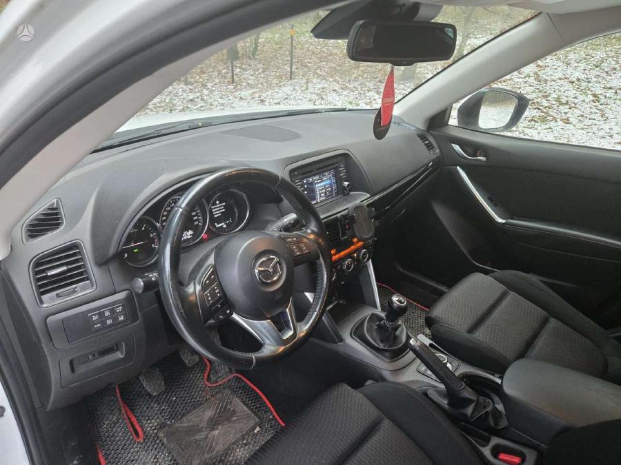 White Mazda CX-5 2013 in Raseiniai, with an engine capacity of 2.19 L and mileage of 19 thousand km for 3700 €, photo 5 on AUTOMOTO.COM.LV