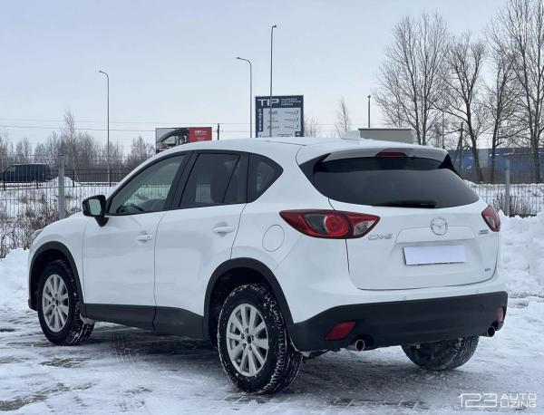 White Mazda CX-5 2013 in Taurage, with an engine capacity of 2.20 L and mileage of 228 thousand km for 6200 €, photo 8 on AUTOMOTO.COM.LV