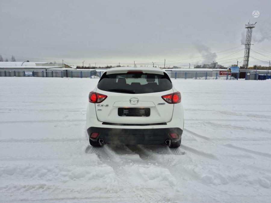 White Mazda CX-5 2013 in Panevezys, with an engine capacity of 2.19 L and mileage of 170 thousand km for 5200 €, photo 6 on AUTOMOTO.COM.LV