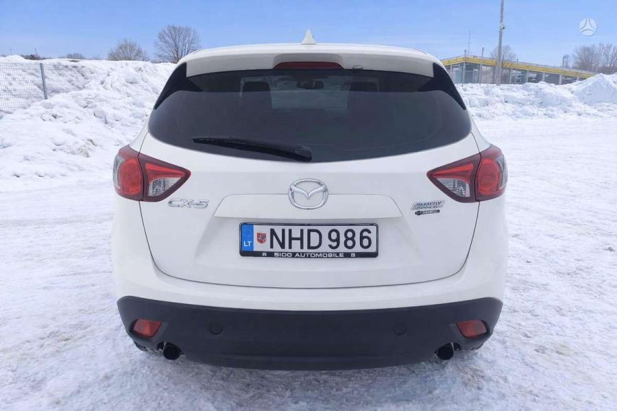 White Mazda CX-5 2013 in Siauliai, with an engine capacity of 2.20 L and mileage of 182 thousand km for 6600 €, photo 5 on AUTOMOTO.COM.LV