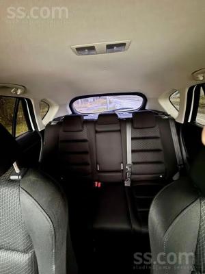 White Mazda CX-5 2013 in Riga, with an engine capacity of 2.20 L and mileage of 213 thousand km for 7399 €, photo 18 on AUTOMOTO.COM.LV