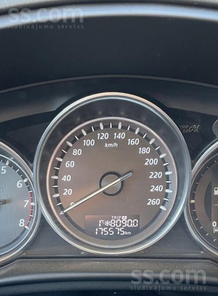 White Mazda CX-5 2013 in Riga, with an engine capacity of 2.00 L and mileage of 177 thousand km for 8600 €, photo 6 on AUTOMOTO.COM.LV
