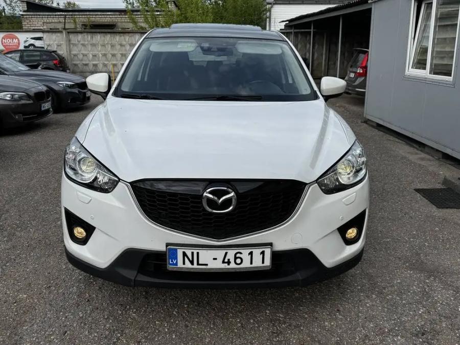 White Mazda CX-5 2013 in Daugavpils, with an engine capacity of 2.20 L and mileage of 200 thousand km for 5500 €, photo 3 on AUTOMOTO.COM.LV