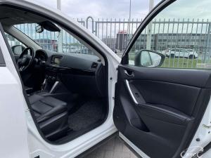 White Mazda CX-5 2013 in Klaipeda, with an engine capacity of 2.19 L and mileage of 224 thousand km for 5900 €, photo 5 on AUTOMOTO.COM.LV
