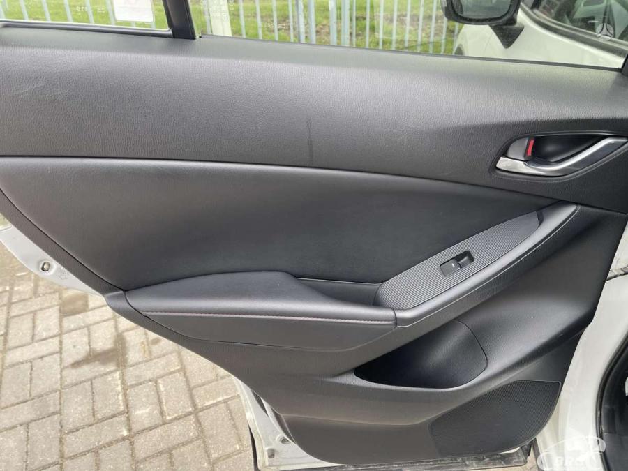 White Mazda CX-5 2013 in Klaipeda, with an engine capacity of 2.19 L and mileage of 224 thousand km for 5900 €, photo 13 on AUTOMOTO.COM.LV