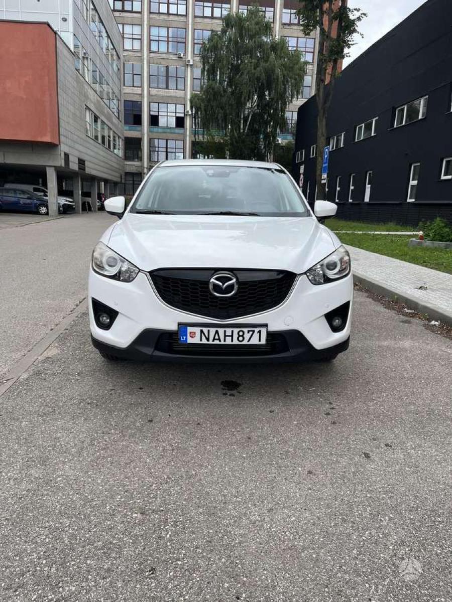White Mazda CX-5 2013 in Vilnius, with an engine capacity of 2.19 L and mileage of 288 thousand km for 6000 €, photo 1 on AUTOMOTO.COM.LV
