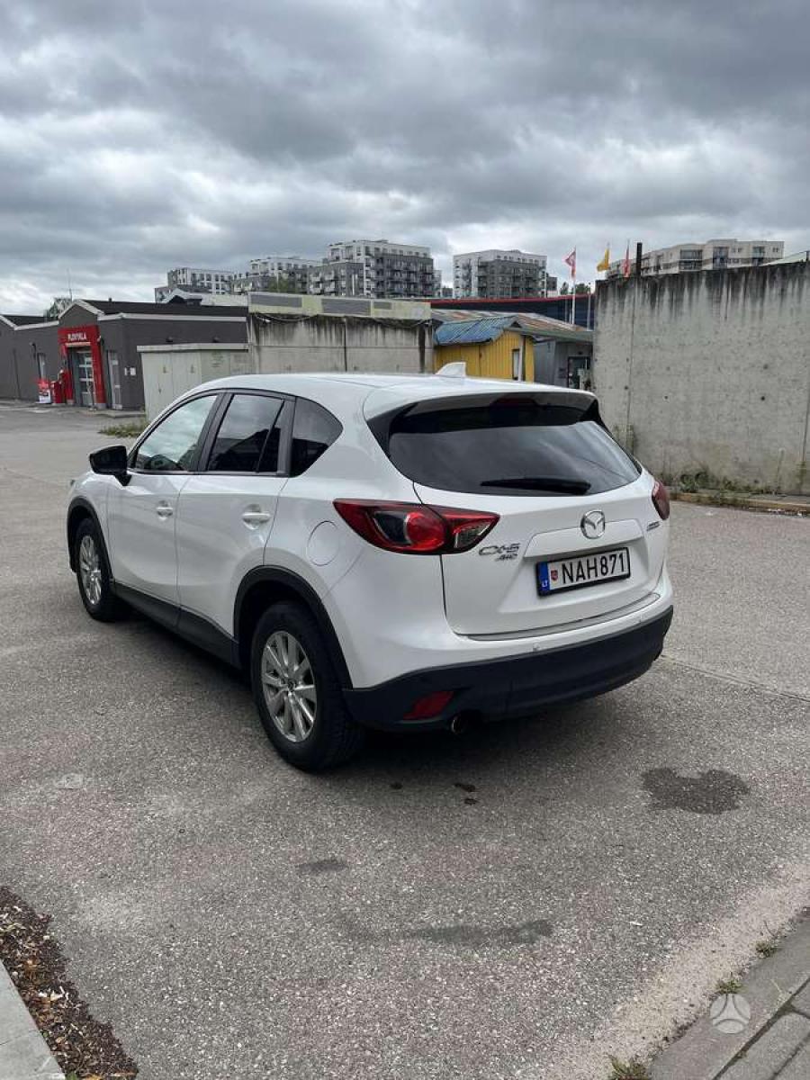 White Mazda CX-5 2013 in Vilnius, with an engine capacity of 2.19 L and mileage of 288 thousand km for 6000 €, photo 5 on AUTOMOTO.COM.LV