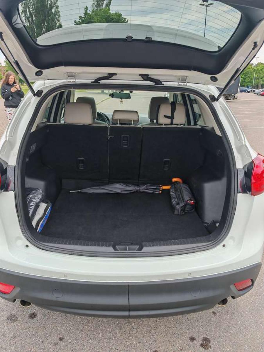 White Mazda CX-5 2013 in Klaipeda, with an engine capacity of 2.00 L and mileage of 210 thousand km for 9500 €, photo 10 on AUTOMOTO.COM.LV