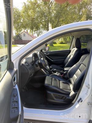 White Mazda CX-5 2013 in Ventspils, with an engine capacity of 2.20 L and mileage of 243 thousand km for 6500 €, photo 10 on AUTOMOTO.COM.LV