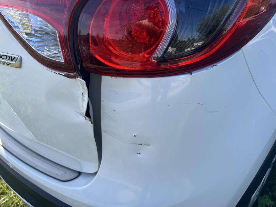 White Mazda CX-5 2013 in Taurage, with an engine capacity of 2.19 L and mileage of 166 thousand km for 4300 €, photo 12 on AUTOMOTO.COM.LV