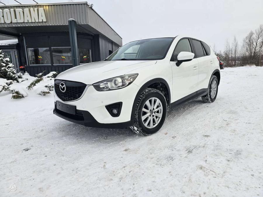 White Mazda CX-5 2014 in Pakruojis, with an engine capacity of 2.19 L and mileage of 204 thousand km for 6800 €, photo 1 on AUTOMOTO.COM.LV