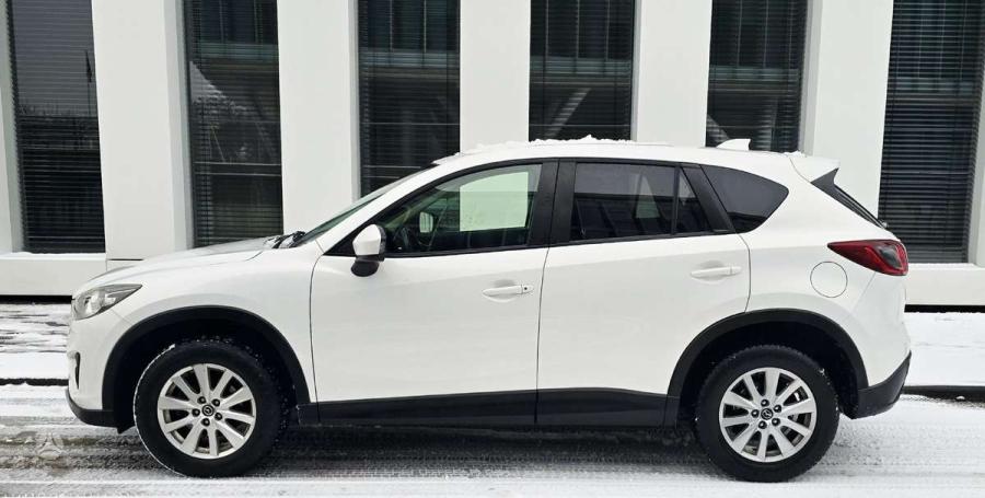 White Mazda CX-5 2014 in Vilnius, with an engine capacity of 2.19 L and mileage of 240 thousand km for 4600 €, photo 4 on AUTOMOTO.COM.LV
